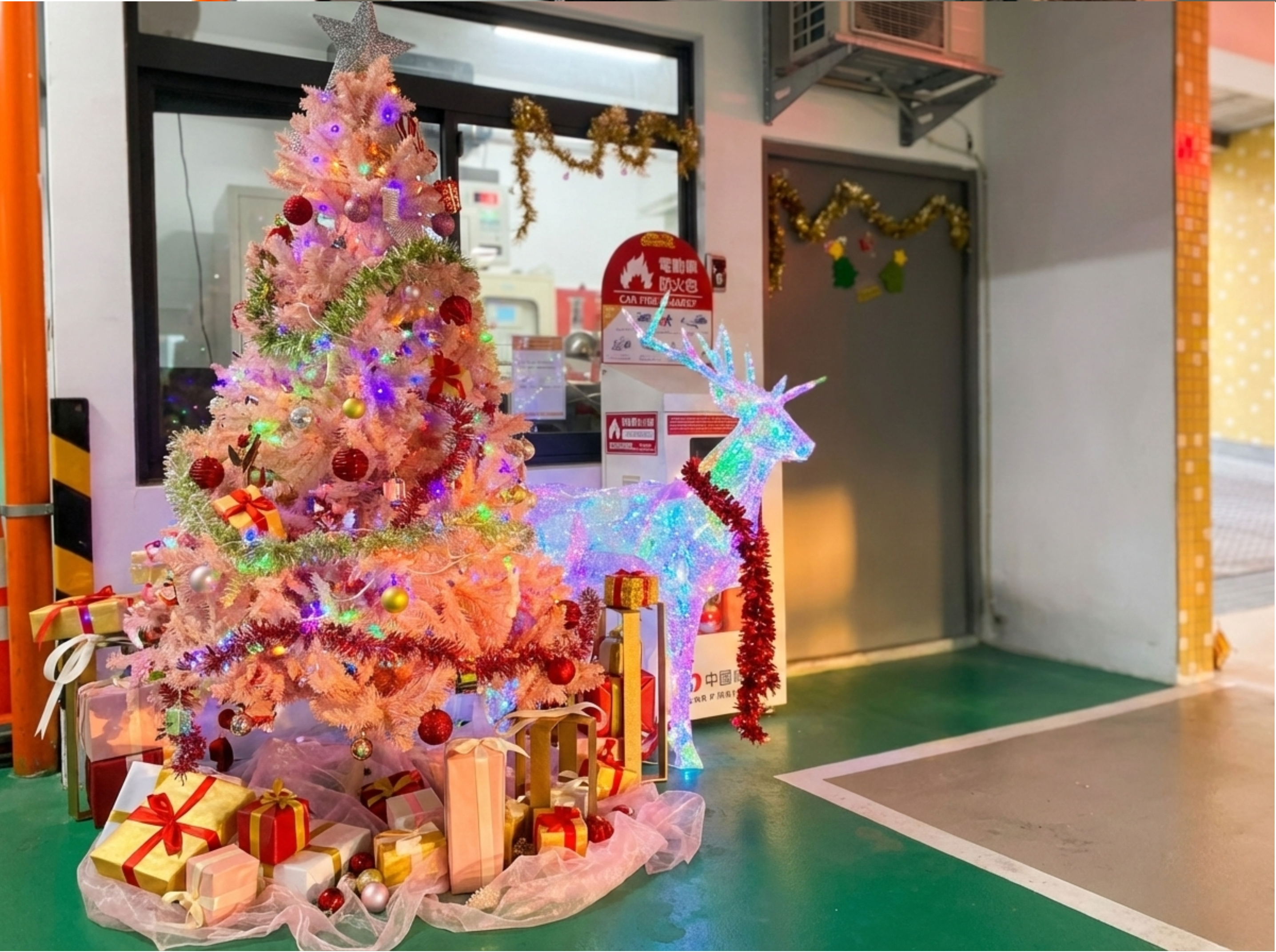 臺中市政府全球資訊網-市政新聞-耶誕老人、麋鹿現身城市角落 台中交通節點妝點暖心耶誕氛圍